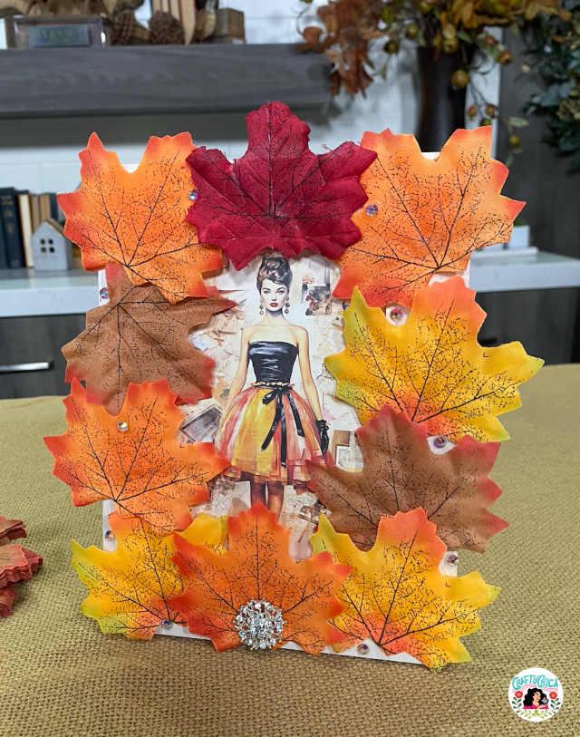 Make a fall leaf frame - Crafty Chica