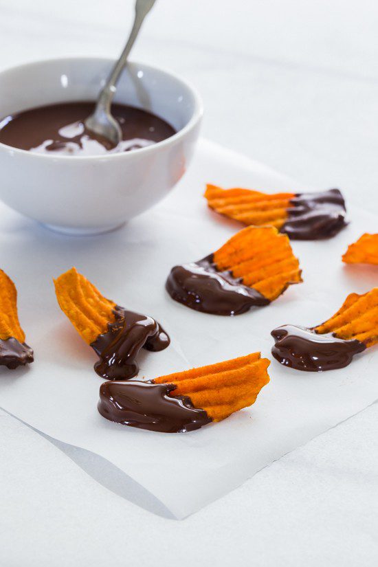 25 Things to Dip in Chocolate - The Crafty Chica