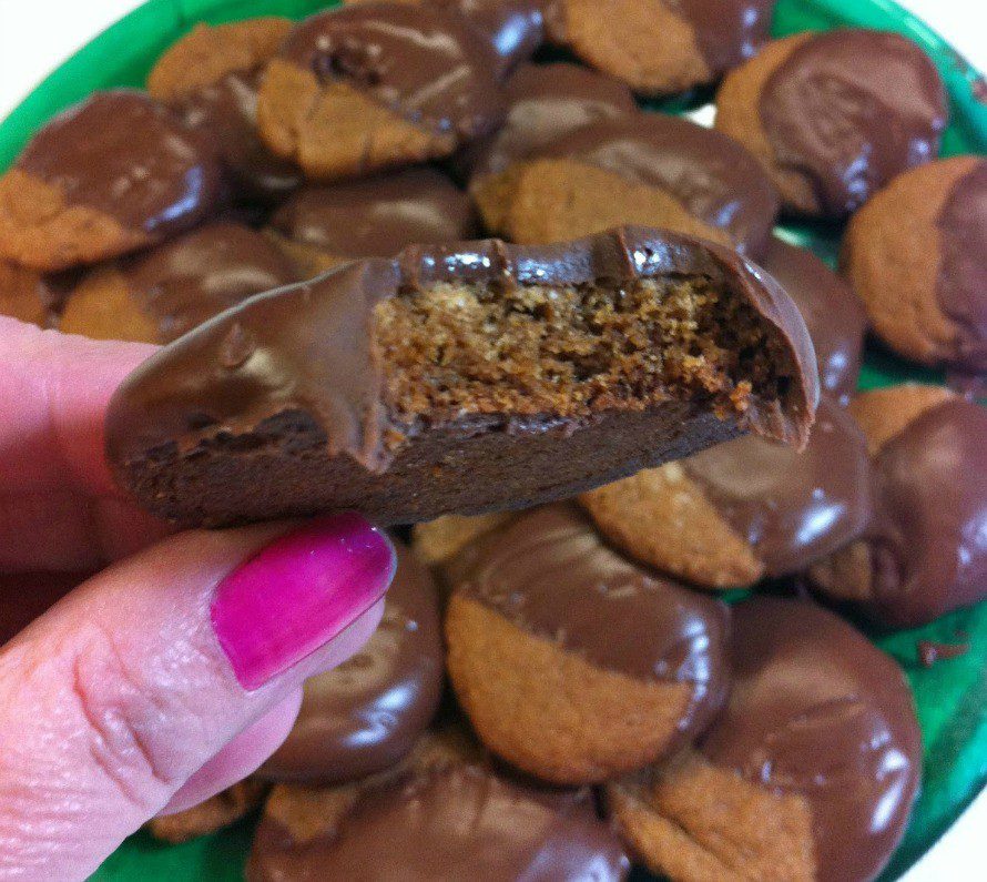 25 Things to Dip in Chocolate - Crafty Chica