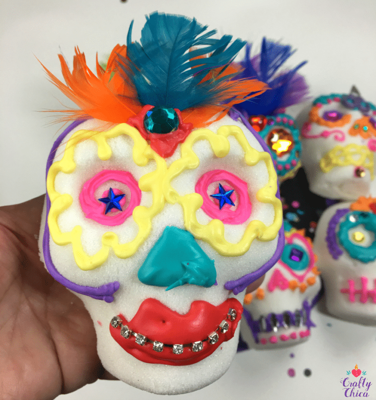 How to make sugar skulls with Icing - Crafty Chica