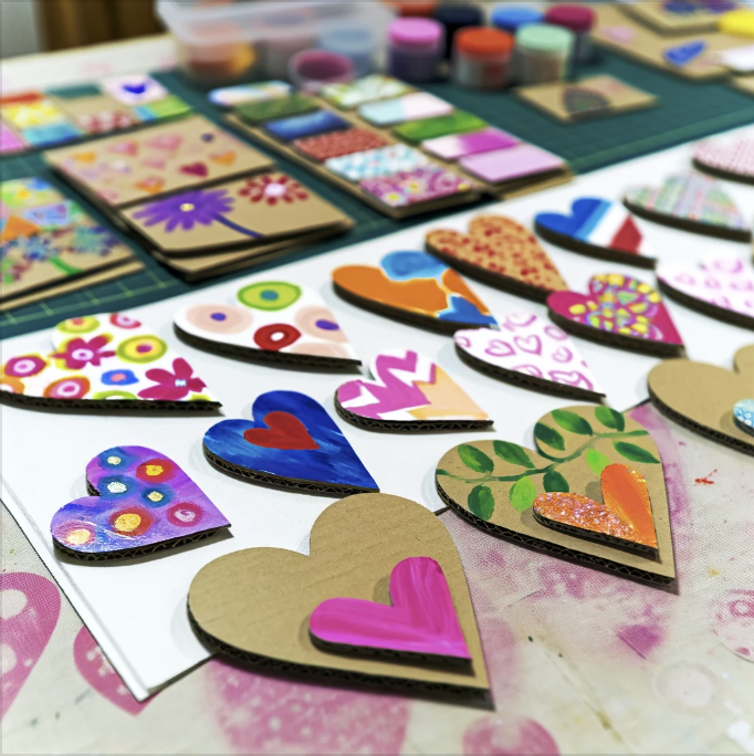 15 Cool things to make with cardboard - Crafty Chica