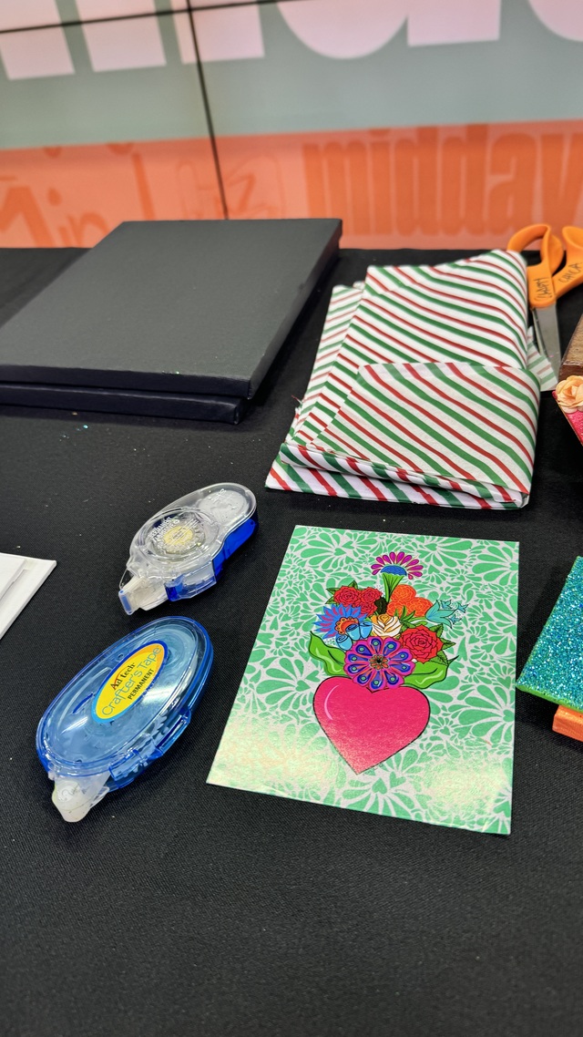 Easy busted canvas tutorial - Crafty Chica