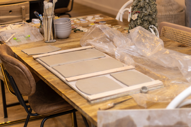 Ceramics: 5 ways to make clay slabs without a slab roller - Crafty Chica