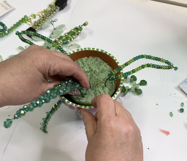 Here's how to make a beaded plant! - Crafty Chica